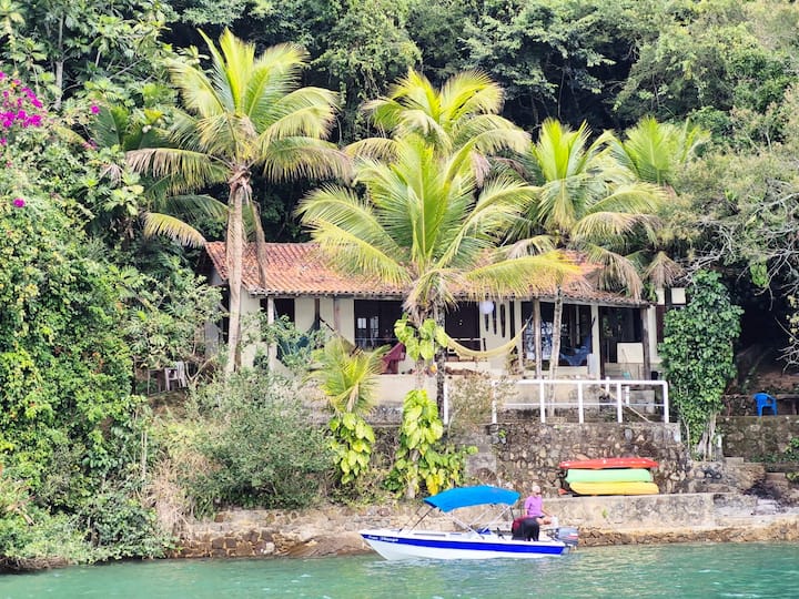 Suíte Com Vista Para O Mar - Trindade