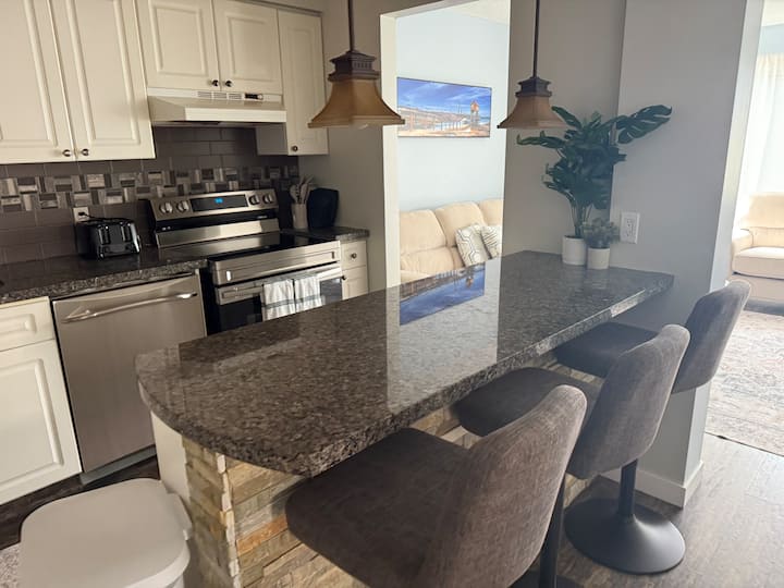 Cozy Renovated Central Home - Greater Sudbury