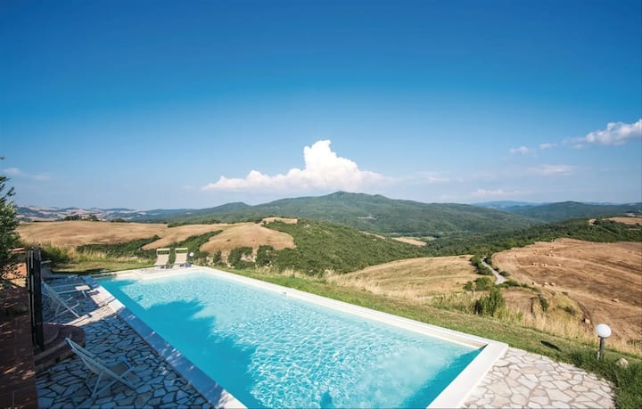Elegant Escape With Gazebo, Pool & Night Sky - Volterra