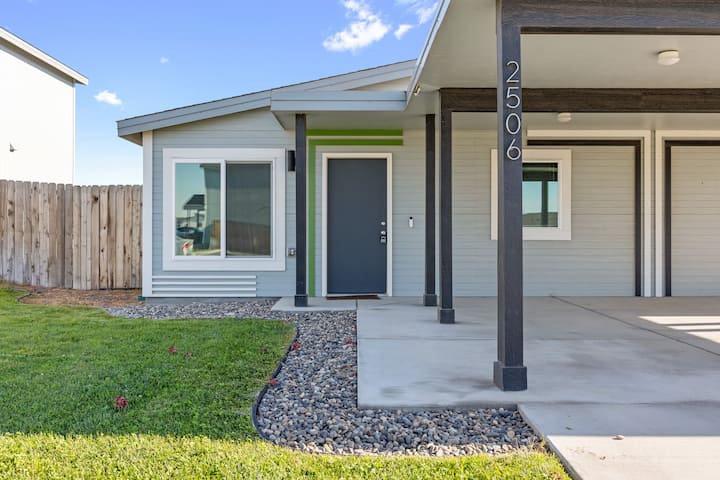 Blaine Street Chalet - Pasco, WA