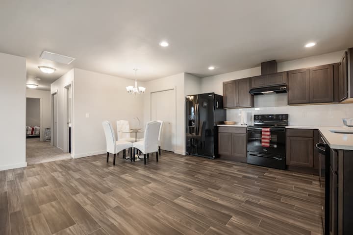 Blaine Street Chalet - Pasco, WA
