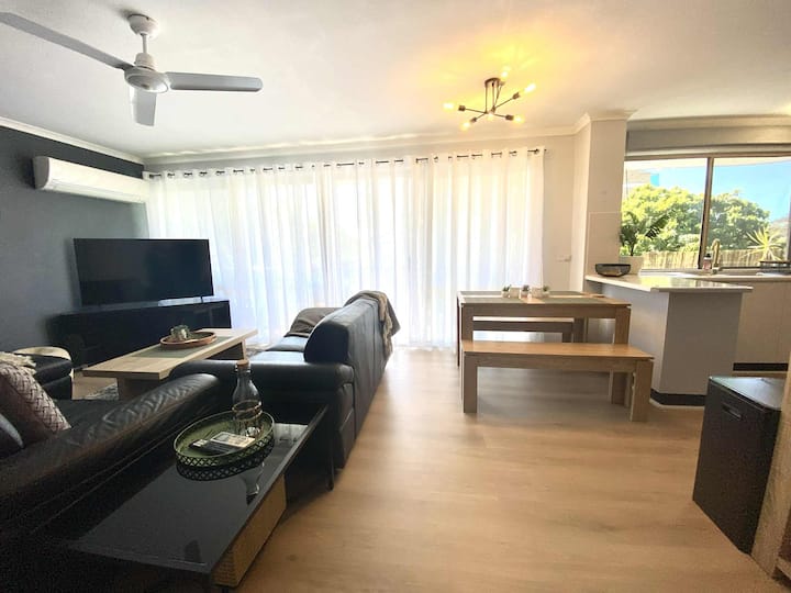 3br Tranquil Torquay Esplanade Opposite The Beach - Hervey Bay