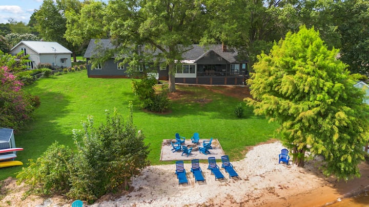 Hot Tub & Game Room! | Luxury Lake Norman Getaway! - Mooresville, NC