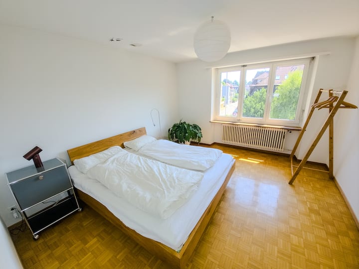 Designer Apt, Quiet, 2 Balconies, 10' Main Station - スイス チューリッヒ