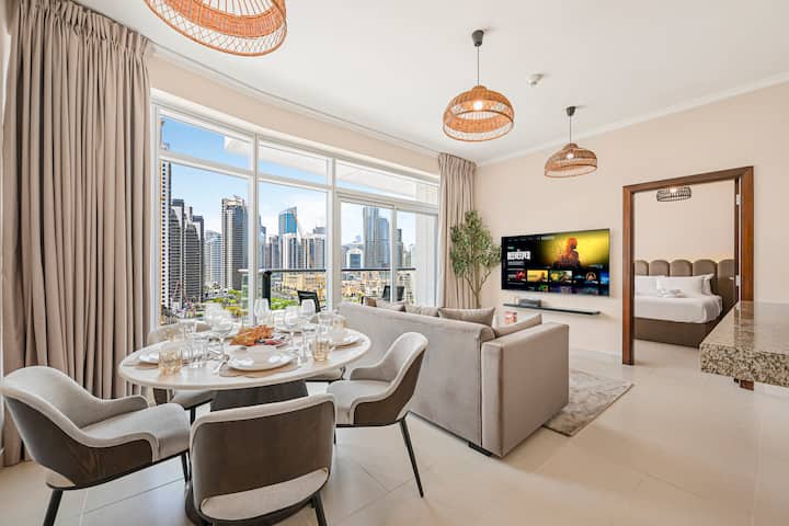 Pool / Gym / Skyline View / Walk To Dubai Mall - Dubai