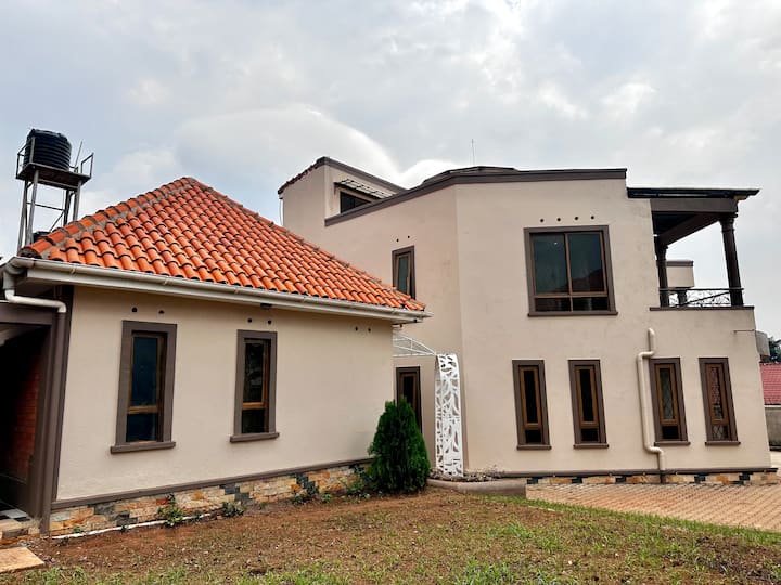 The Vista Residence 6-bedroom Home Near Munyonyo - Kampala