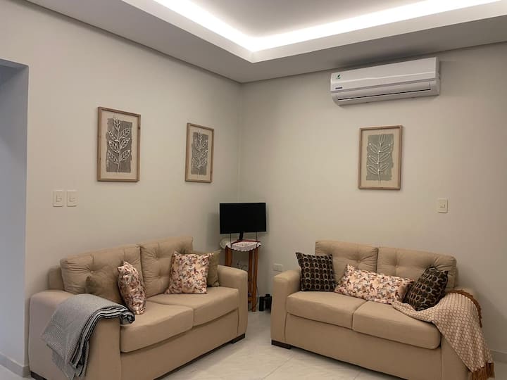 2br House W/ Yard & Covered Bbq - Paraguay