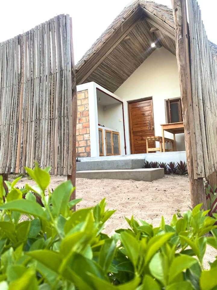 Pica Pau Beach Lodge- Hibisco - Mozambique