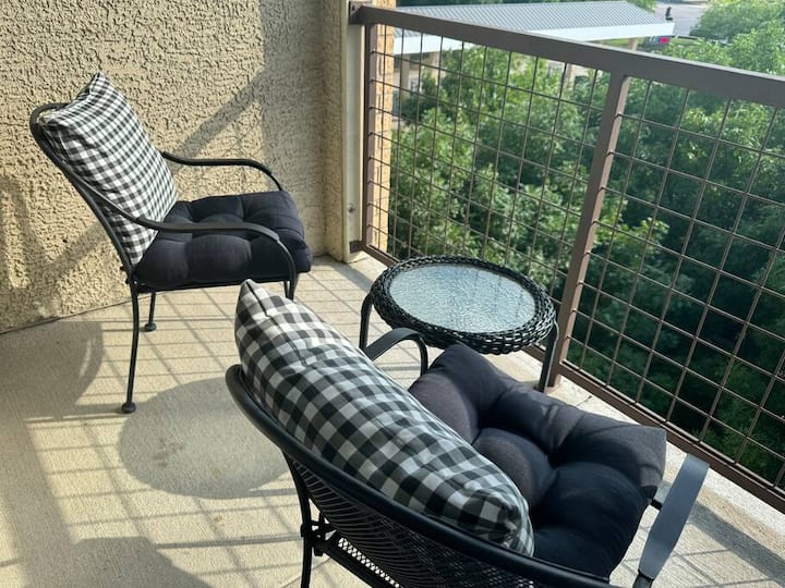 Chic 1br Retreat W/balcony | Frisco/firework Views - Nebraska