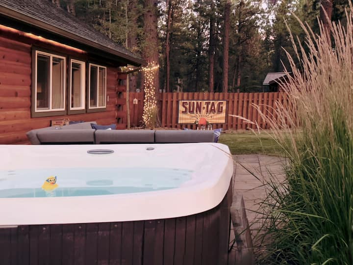 Dog-friendly Retreat W/ Hot Tub & Forest Access - Sisters, OR