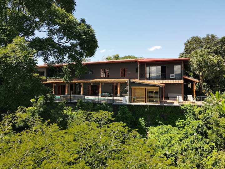 Private Wellness Home Sauna, Jacuzzi &Cold Plunge - 