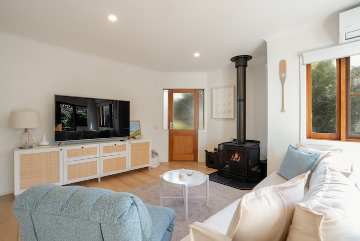 Chic Beachside Stay – Near River, Shops & Cafés - Leopold