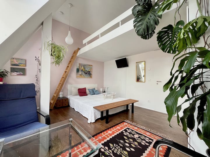 Bright And Quiet Rooftop Studio - Berlin