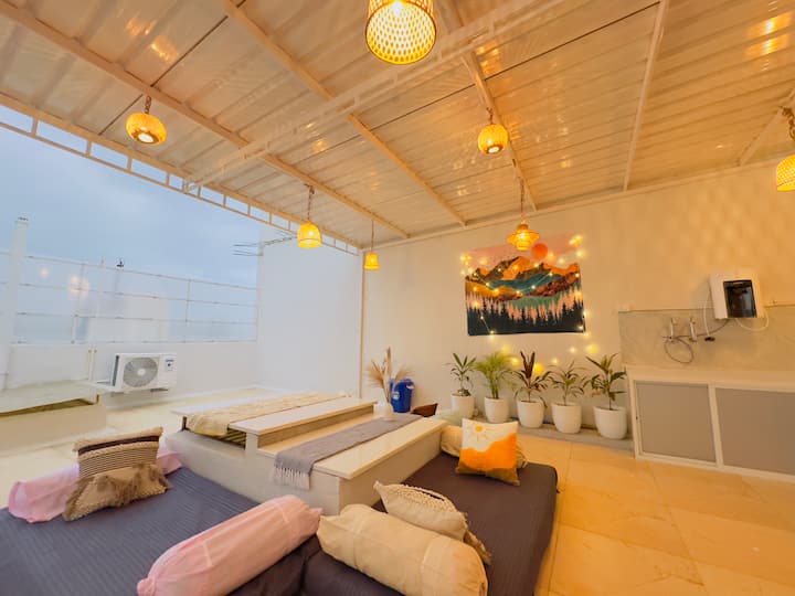 The Element Stays - 1rk Boho Penthouse With Gazebo - Ujjain