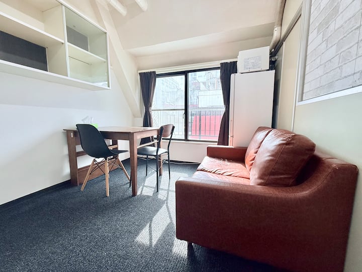 新宿駅徒歩圏内/最大6名宿泊可/無料ポータブルwi-fi/エレベーター付き - Shinjuku Station