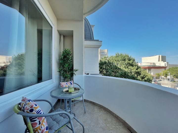 Urban View | University Square | Old Town - Bucharest