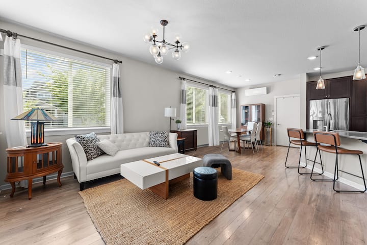 The Debbie I Hillsboro, Or - Hillsboro, OR