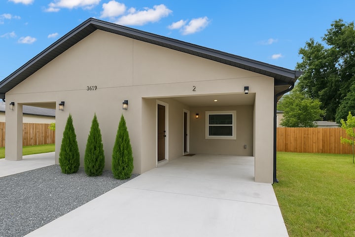 The Orange Grove Getaway - Tampa, FL