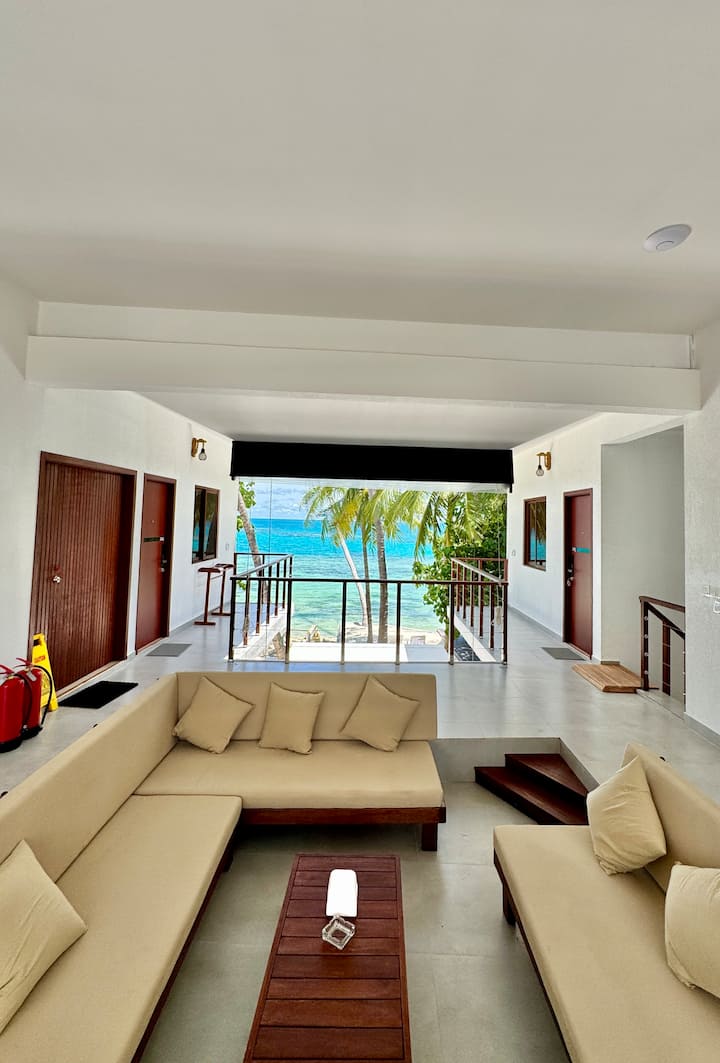 11-bedroom Beachfront Place - 40 Mins From Male - Malé