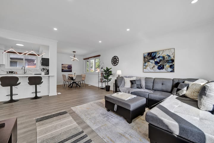 Etobicoke 3br | Backyard | Free Parking | Airport - Toronto