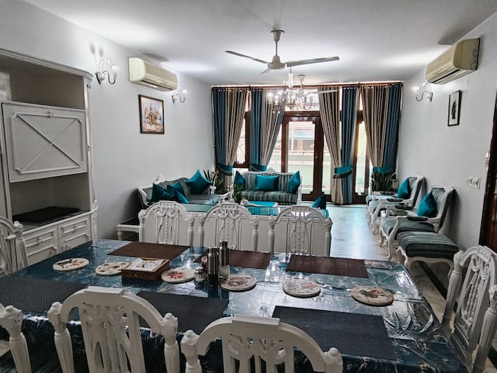 South Delhi Gk2 | Charming 2 Bhk Private Apartment - Delhi, India