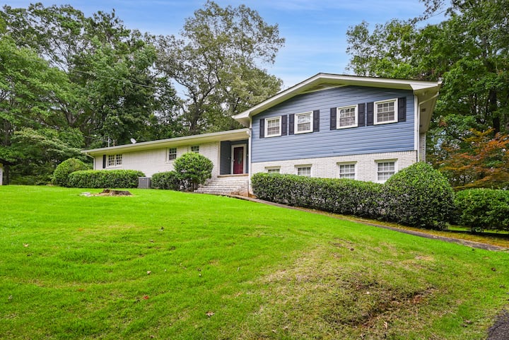 Cozy Retreat Home Near Truist Park & Six Flags - Marietta