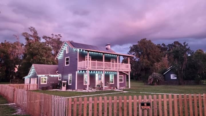 Elegant 3br Victorian Home In The Heart Of Deland - DeLand, FL