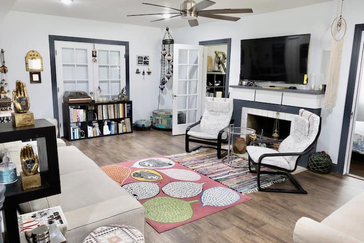 Elegant 4br Victorian Home In The Heart Of Deland - DeLand, FL
