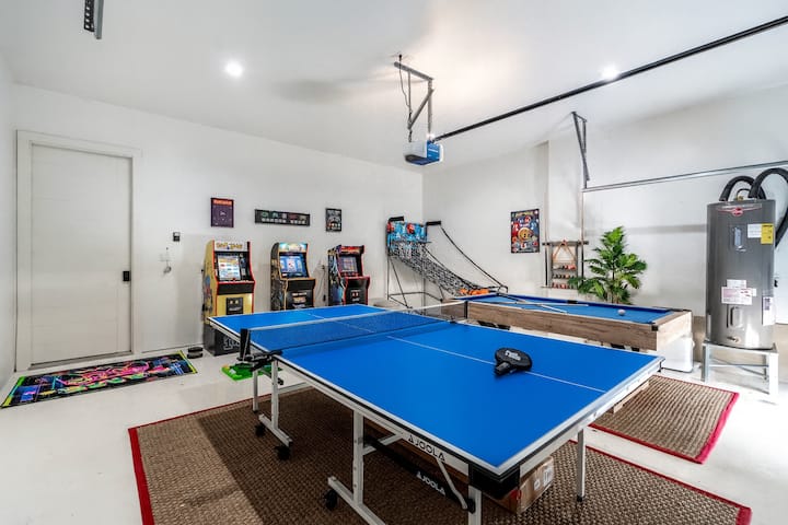 Luxe Dallas Home | Rooftop + Game Room Fun - ダラス