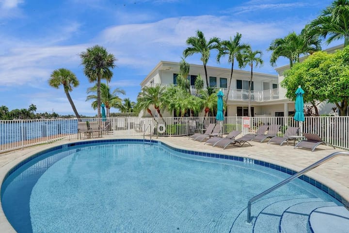 Coastal 1br Gem | Walk To Ocean + Boat Dock - Pompano Beach