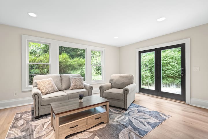 Guest Suite By Unc W/ King Suite, Full Kitchen - Carrboro, NC