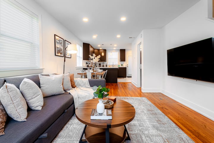 Cozy Townhouse 10 Min From Dc - Alexandria, VA