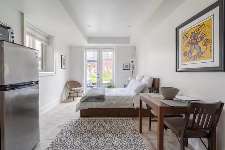 Cozy Studio Number 2 - Toronto, ON