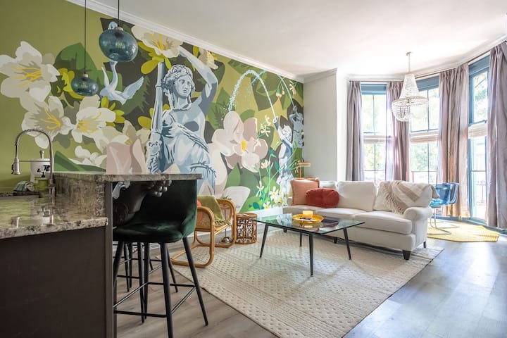 Well-appointed Contemporary Condo Off Forsyth Park - Savannah