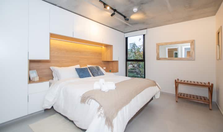 Comfy 2br | Gym, Pool, Bbq | Great Location - 