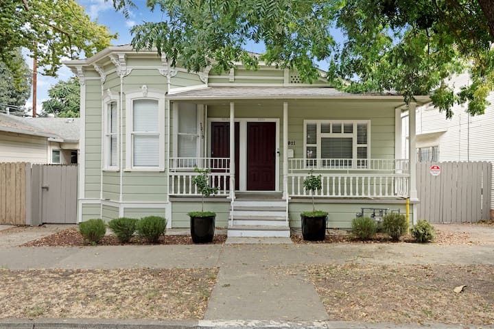 Superb Victorian 2/2 In Midtown - Sacramento, CA