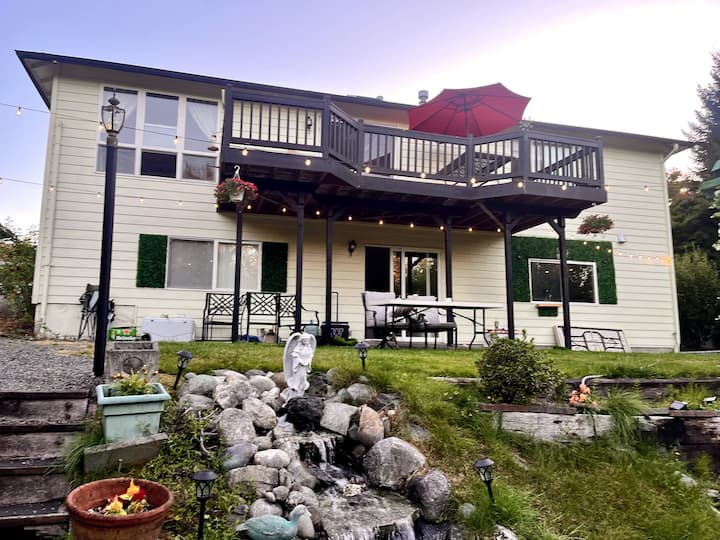 Garden View Getaway Entire House - Marysville, WA