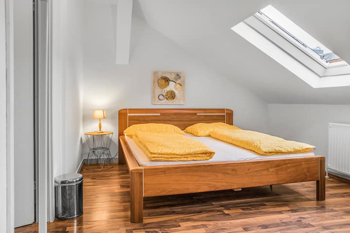 Stylish 2br Apt. W/ Balcony | City Center - Viena