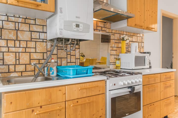 Close To City Center | Stylish 2br Apt. W/ Balcony - Wien