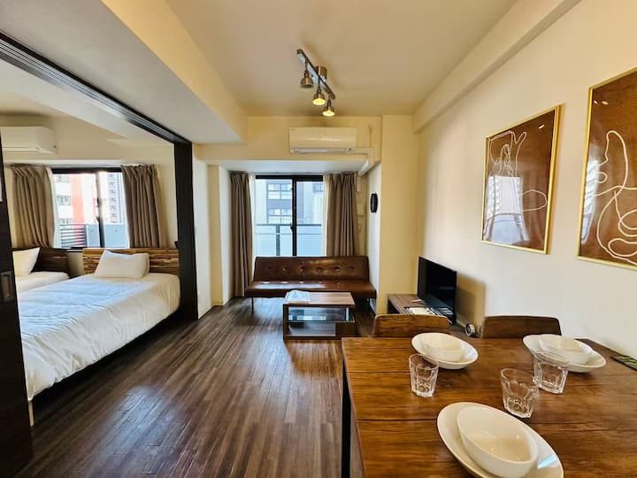 日本橋民泊6b:2室1厅2洗漱1卫1浴/步行可达黑门市场/动漫街/通天阁/靠近日本桥站/关西机场直达 - Osaka