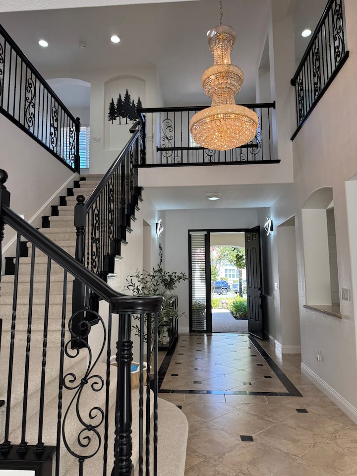 Luxury 5-bedroom Retreat In Roseville Suburbs - Rocklin, CA