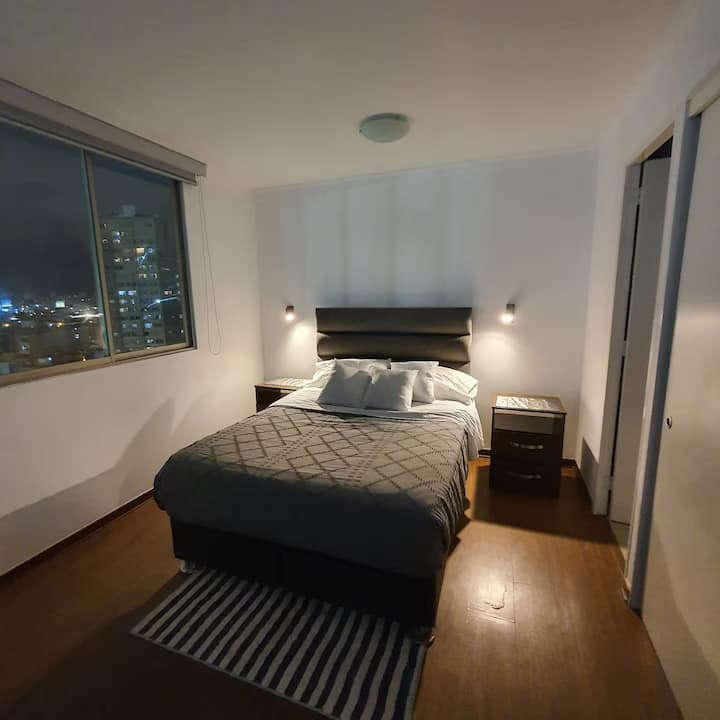 Depa Acogedor Frente A La Pucp / Plaza San Miguel - Pérou