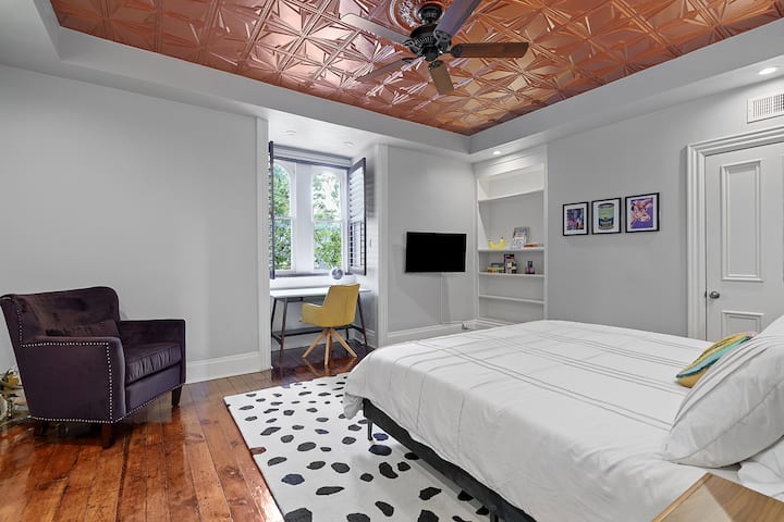 Historic Home Near Stadiums | 4+ Parking Spots - Pittsburgh, PA