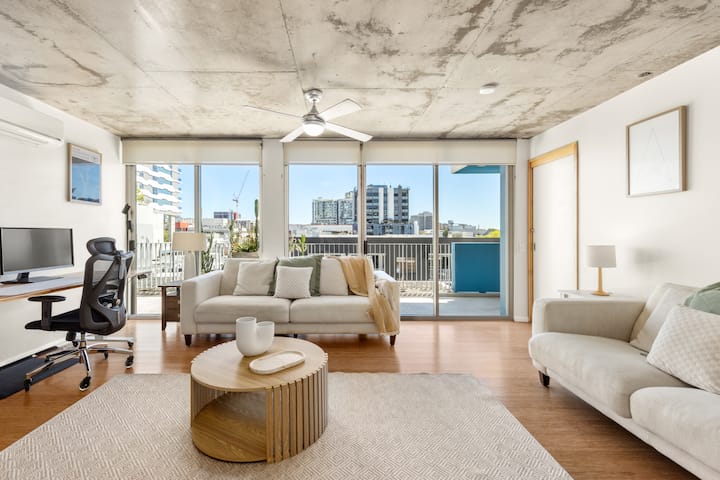 Urban Valley Vibes, 2xbd, 2xba, Parking, Balcony -