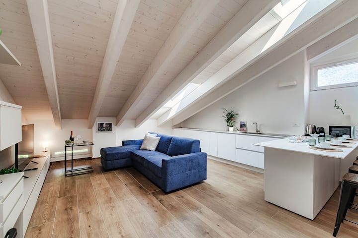 Amazing Attic On Lake Como Harbour - Como