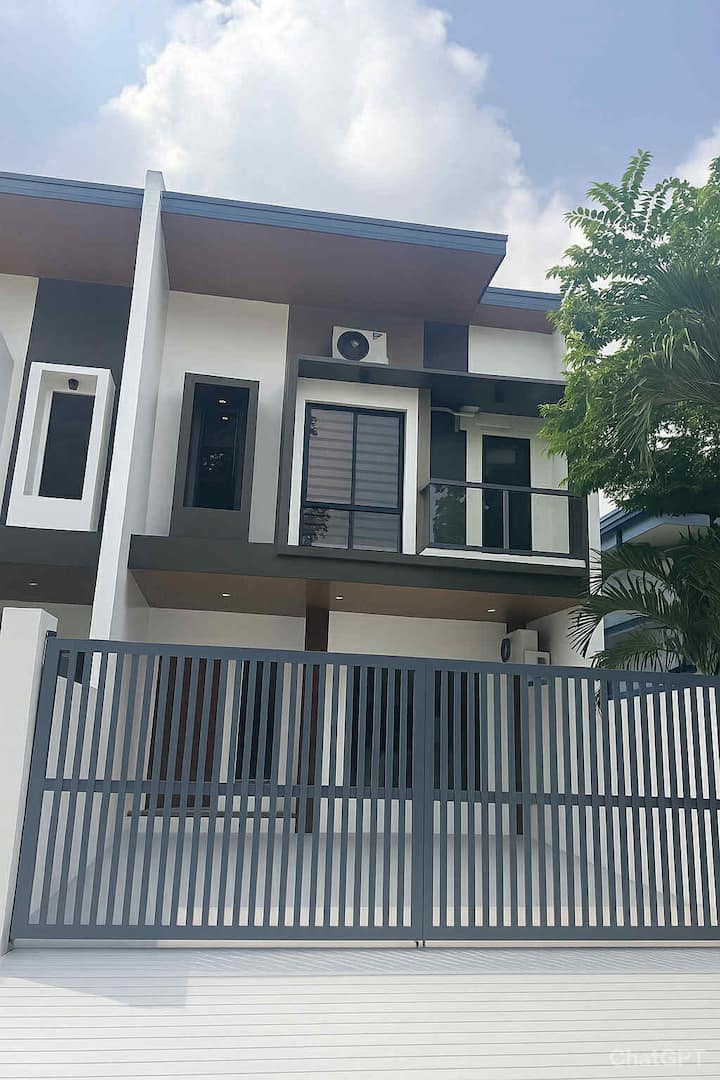 4 Bedroom House For 5-6 Guests - Parañaque