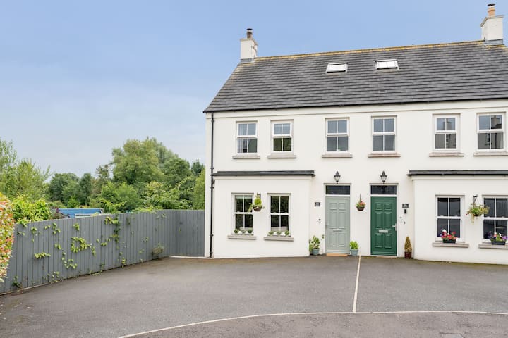 4br Modern House | Private Garden | Parking | Wifi - Dungannon