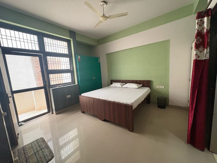 Awaraj Home Stay - Agra