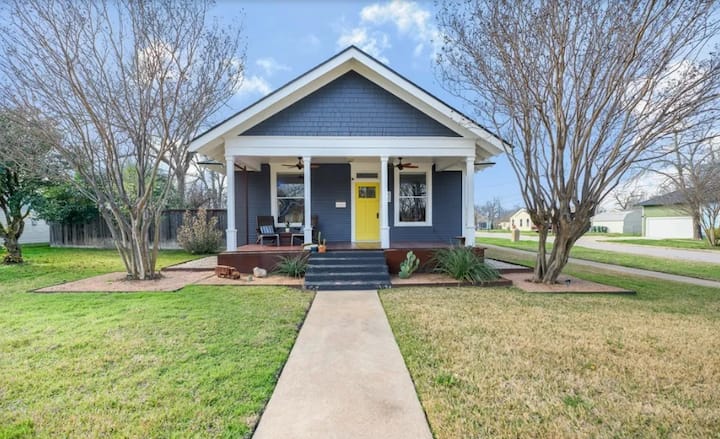 The Sunflower House - Temple, TX