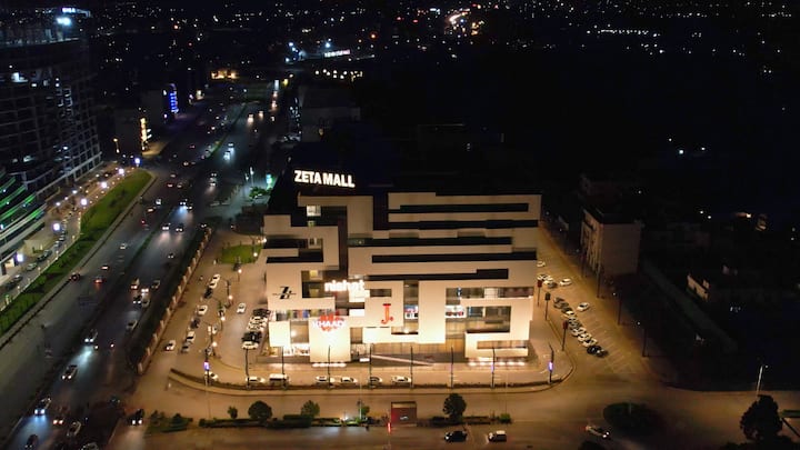 Cozy 1bhk+workspace| Infinity Pool+wifi & Parking. - Pakistan